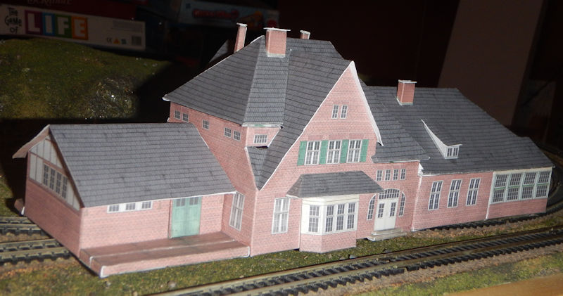 Build your own N Scale Small Town Passenger Train Station.